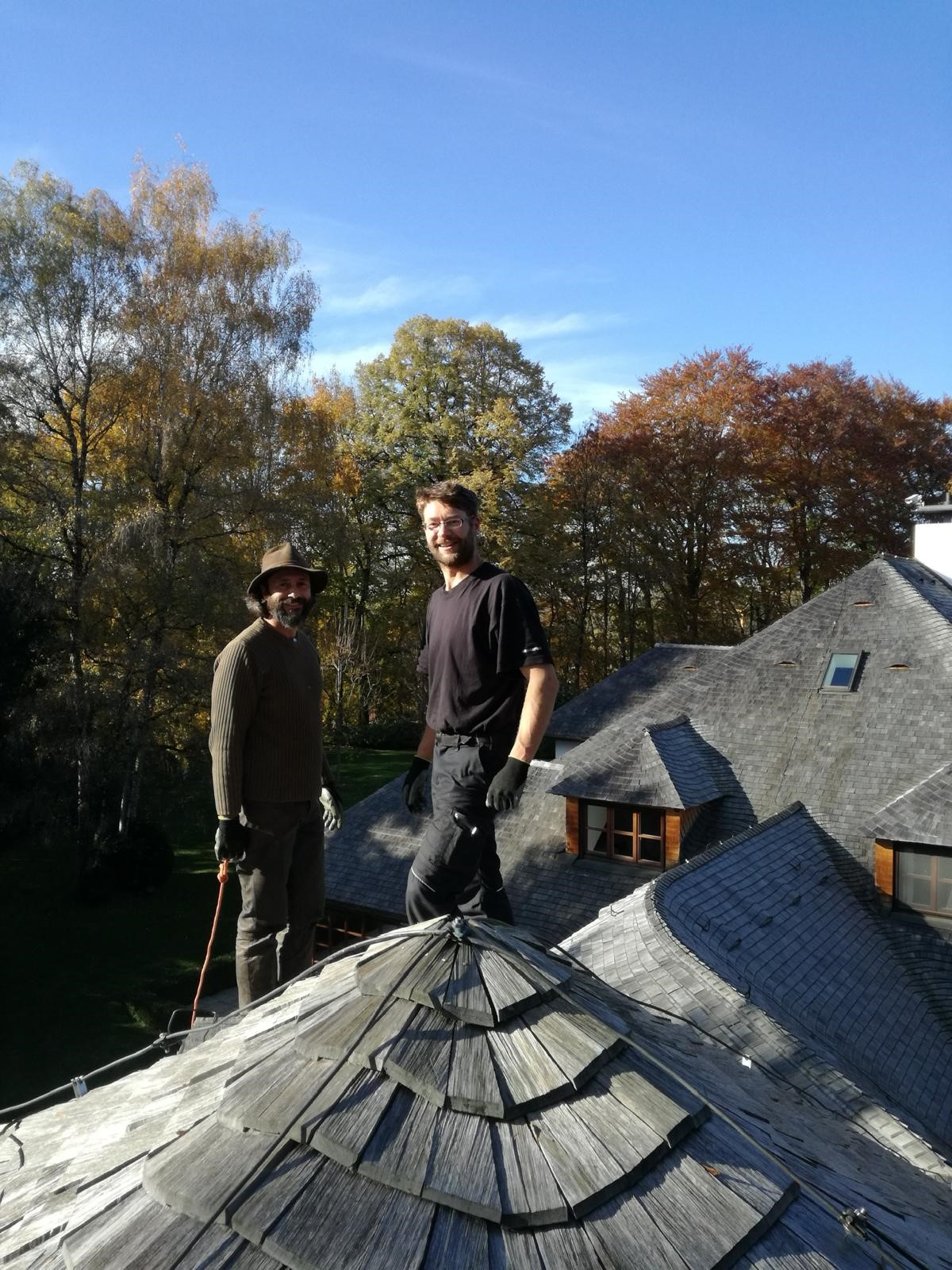 Unser Team - Dächer und Fassaden mit Holzschindeln gedeckt